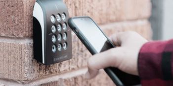 Guide to Commercial Door Access Control Systems | Swiftlane